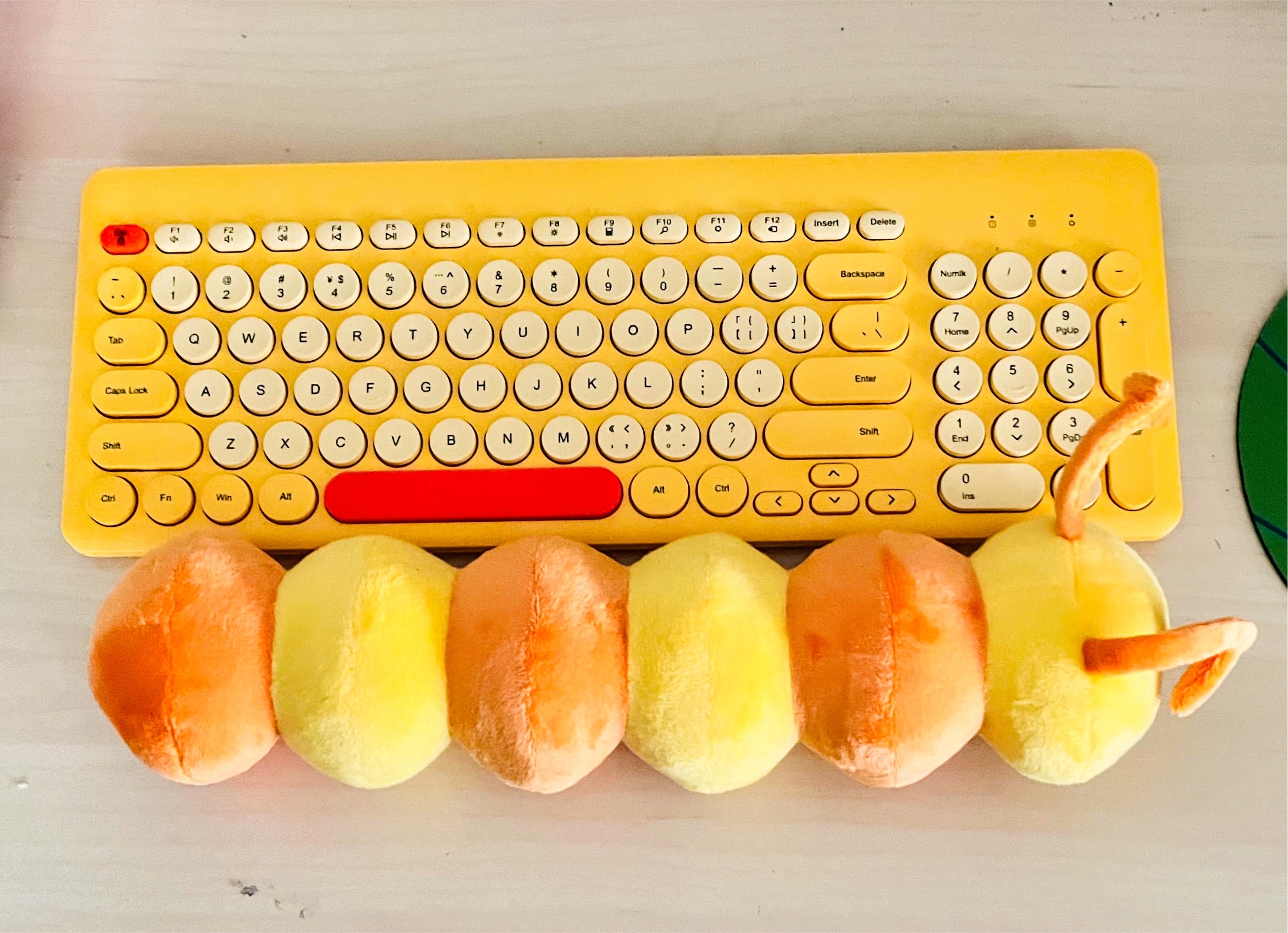 Caterpillar Wrist Rest – MarDeLunaArts